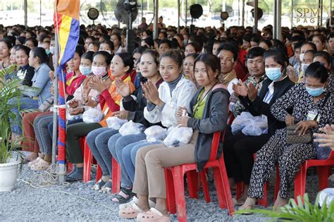 Update ៖ សម្តេចតេជោ ហ៊ុន សែន អញ្ជើញចុះជួបកម្មករ កម្មការិនី ជាង១៨ ០០០នាក់ មកពីស្រុកសំរោងទង