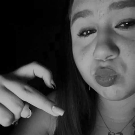 𝓡𝓸𝔁𝓪𝓷𝓷𝓪 Roxannads On Threads