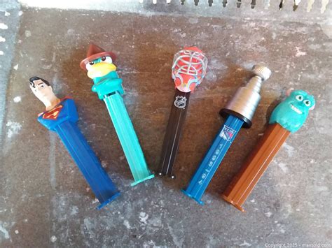 Five Character Pez Candy Dispensers Maxsold