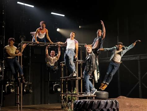 Angelina Jolie Xu T Hi N T I T N B N Pax Thi N Khoe H Nh X M Y N