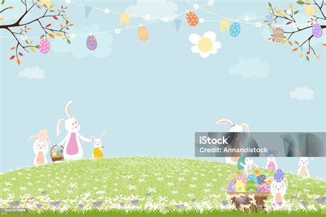 부활절 배경 봄 필드와 푸른 하늘 풍경 토끼 사냥 부활절 달걀 벡터 잔디밭에 귀여운 만화 토끼 부활절 인사말 카드에 대 한 복사 공간이 있는 봄 또는 여름 시간 배너