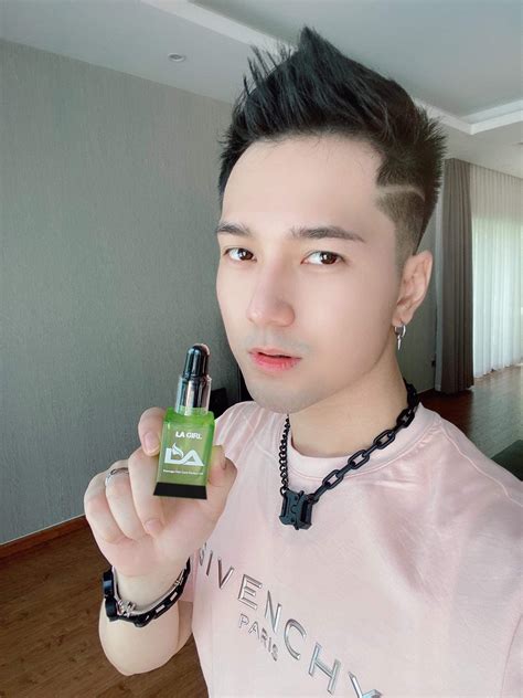 La Girl La Girl Added A New Photo