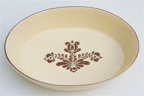 Vintage Pfaltzgraff Oval Casserole Dish Village Pattern Cream And Brown