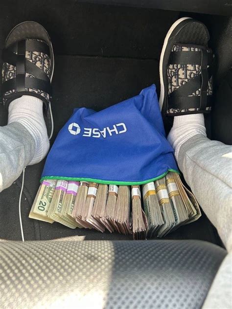 POUZ Twitter Instagram TikTok Linktree Concept Clothing Swag Girl Style Gangsta Style