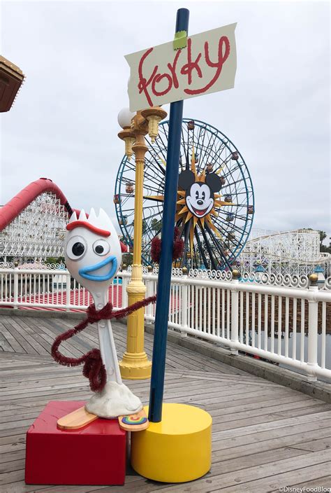 Perfect Forky Photo Opps Now In Disney World And Disneyland The Disney Food Blog