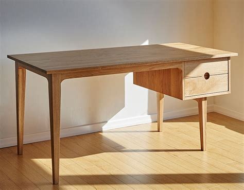 손으로 만드는 나무 가구 어반웍스 Wood Desk Design Minimalist Furniture Design Furniture Design Table