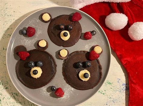 طرز تهیه پنکیک شکلاتی خوشمزه همراه با نکات و روش تزیین