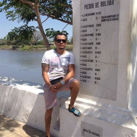 Hombre Busca Hombre Que Sea Varonil Porte Hetero Caracas