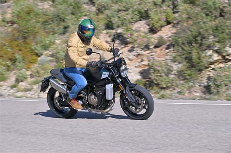 Husqvarna Svartpilen 801 Test 2024