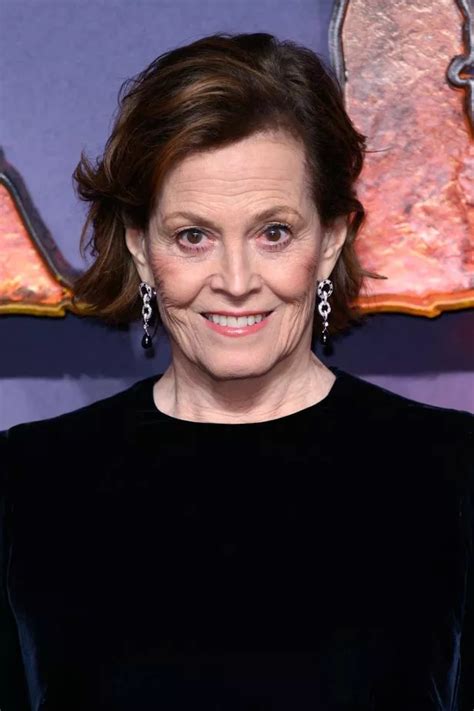 Sigourney Weaver Addresses Concerns Over Avatar Kiss Scene With Teenage
