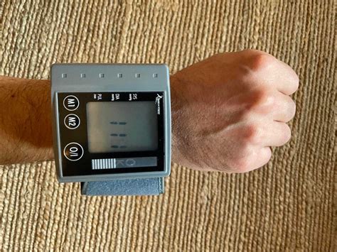 Апарат за измерване на кръвното налягане за китка гр Велико Търново Варуша • Olx Bg