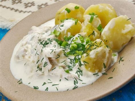 23 Popular Icelandic Foods You Have To Try Insanely Good