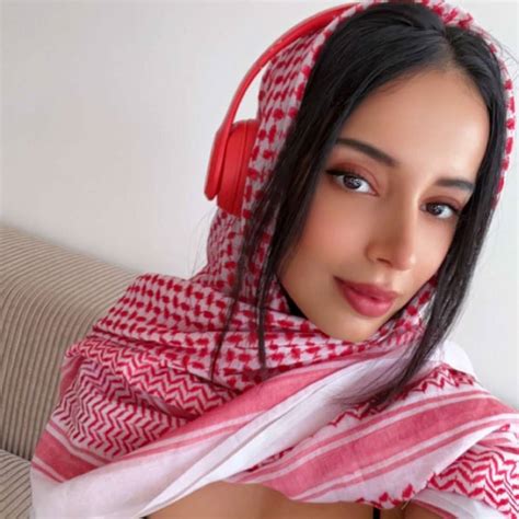 Post From الملكة بثينة القناة 2