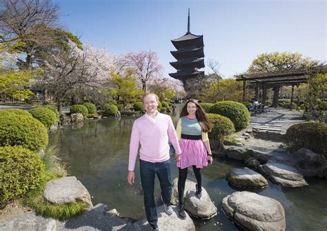 About Sarah And Tom Bricker Travel Caffeine