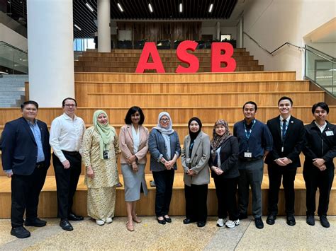 Ubd C3l And Intelect Visit Smart Classroom And Learning Facilities In Malaysia The Centre For