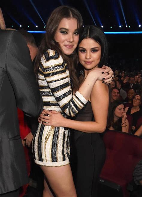 Getting Close With Hailee Steinfeld R Selenagomez
