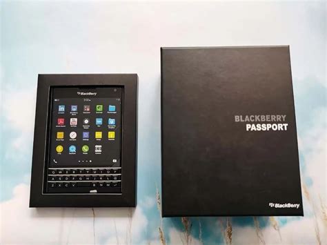Blackberry Passport Q30 32gb 13mp Qwerty Keyboard 4 5 Cellphone Sqw100 1 At ₹ 10000 Piece