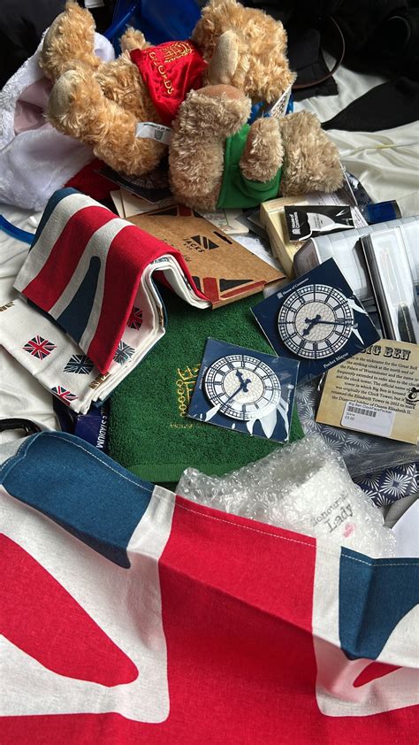 연애x 친구o 얼마전에 런던 여행하러 갓다가 친구들한테 사다준 선물 사진들 연애상담 에펨코리아