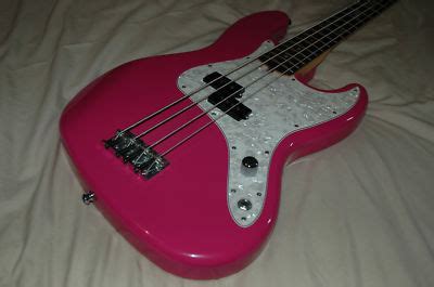 Fender Mark Hoppus Bass Custom Hot Pink Skull Inlays 246800869