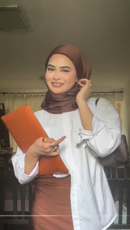 Potret Cantik Fiyah Shah Seleb Tiktok Hijaber Yang Disebut Mirip Kylie