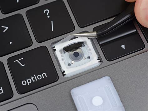 Entry Level Inch Macbook Pro Teardown Reveals Bigger Battery New Keyboard Materials And Low