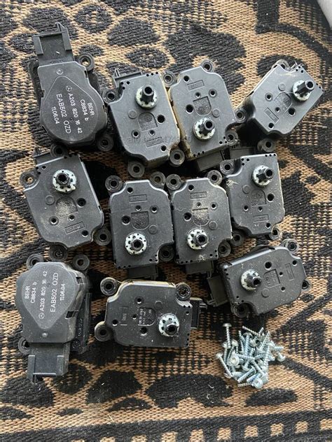 Мерцедес бенц клапа парно клапи моторче за климатична система Други авточасти Резервни ч