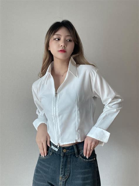 여성 카라셔츠 투웨이 크롭 지퍼 빅카라 화이트 집업셔츠