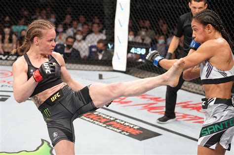 Monster Energys Valentina Shevchenko Defends Taila Santos To Defend