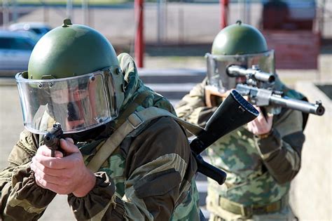 무기 헬멧 특수 부대 Hd 배경 화면 Wallpaperbetter