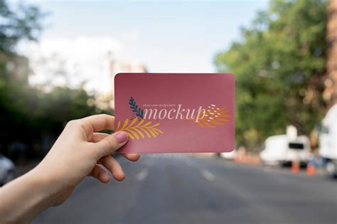 손에 들고 종이 모형 디자인 무료 Psd 파일