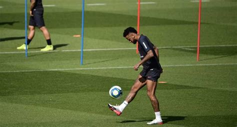 Neymar Participates In Psg Training Amid Reports Of Barcelona Deal Channels Television