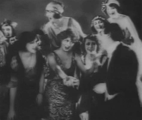 ʜ ᴏ ᴜ ᴅ ɪ ɴ ɪ ꜰ ᴀ ɴ —★ Harry Houdini ↳ During Filming Of Haldane Of The