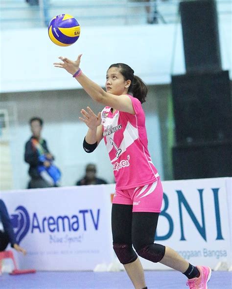 Bola Lou Sahaja Atlet Cantik Tri Retno Mutiara