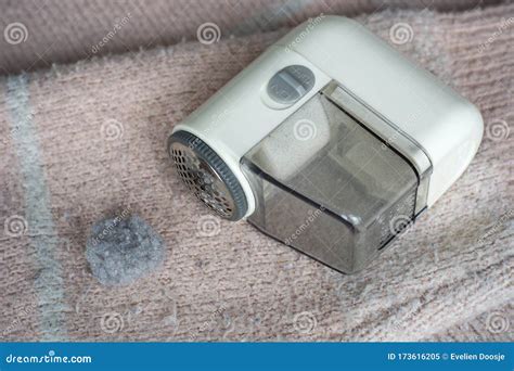 Pilled Sweater Handheld Electric Fabric Shaver Fuzz Remover Device Machine For Removing Fuzz