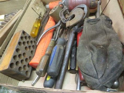 Box Of Assorted Hand Tools Lambrecht Auction Inc