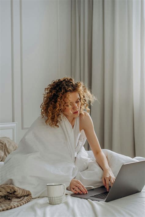 11 Reasons Why Most Young Programmers Are Single By Brunette Girl