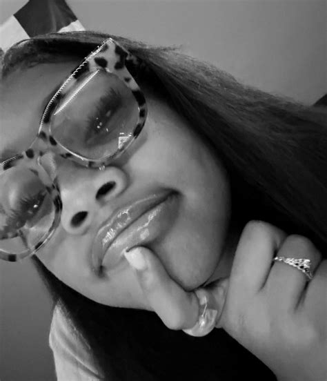 Pin By ®️ On Fine Shyt Pretty Selfies Cute Poses For Pictures Cute