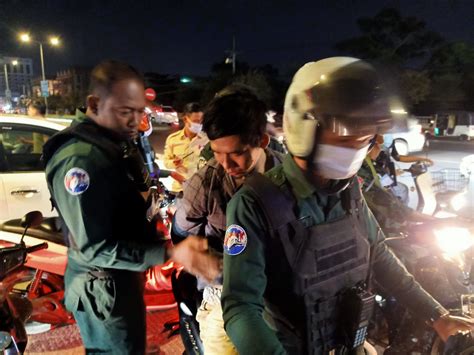 ឃើញម៉ូតូគេទុកនៅមុខផ្ទះមានឱកាសល្អកាច់សោ កជិះរត់គេចខ្លួនតែរត់មិនរួចពីសមត្ថកិច្ច នគរដ្រេហ្គន