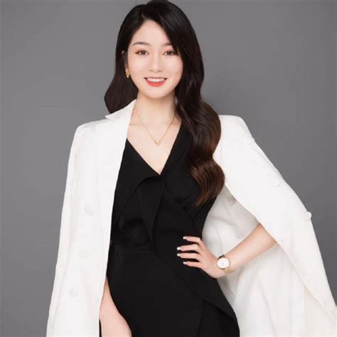 Lisa Li Executive Director Beauty Consultant Bartucci Beauty