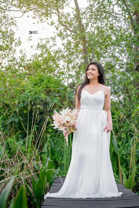 උපන් දිනය සැමරූ තරින්දිගේ ඔබ නොදැකපු හරි අපූරූ ඡායාරූප ටිකක් බලන්නකො