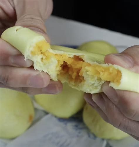 Salted Egg Buns Abang Brian