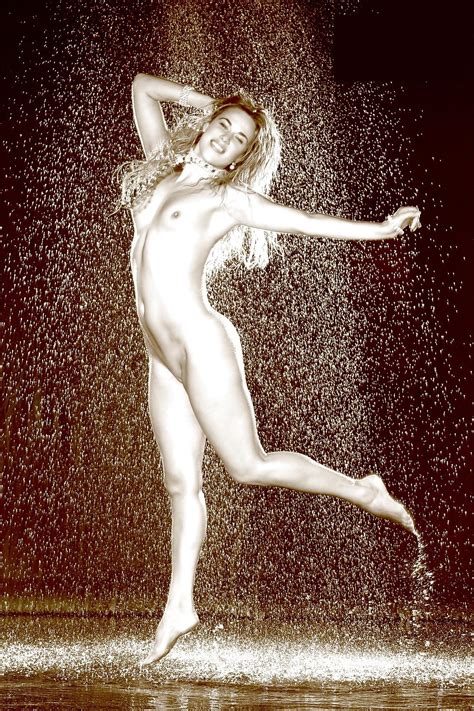 Naked C J Perry Added By Melbadel