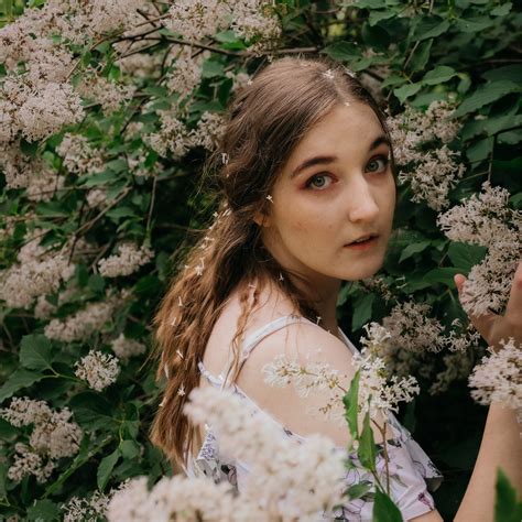 Mur Mur Esther Nicholson