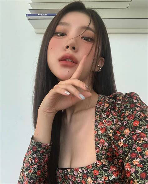 이유비 Lee Yoo Bi Leeyoobi • Instagram Photos And Videos