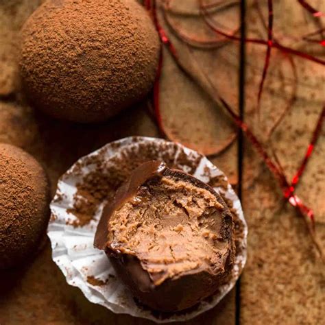 Easy Chocolate Rum Truffles Image