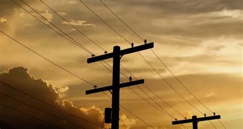 V Vs V Outlet Whats The Difference Electronicshacks