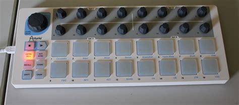 Beatstep Controler Sequencer Von Arturia Digital Notes De