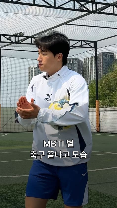 무신사 플레이어 Musinsa Player 아침 10분 스트레칭 몸이 가벼워지는 마법 같은 습관 아침에 일어나면 몸이 찌뿌둥할 때 많죠 그럴 땐 딱 10분