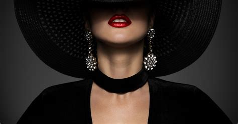 The Secret To Elegant Classy Style What Is She Wearing