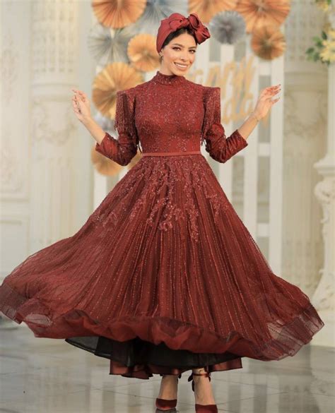 موديلات فساتين بدرجات اللون العنابي للمحجبات مجلة سيدتي